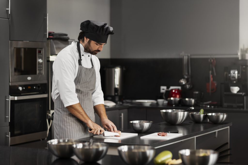 Reasons To Have A Restaurant Kitchen Management System